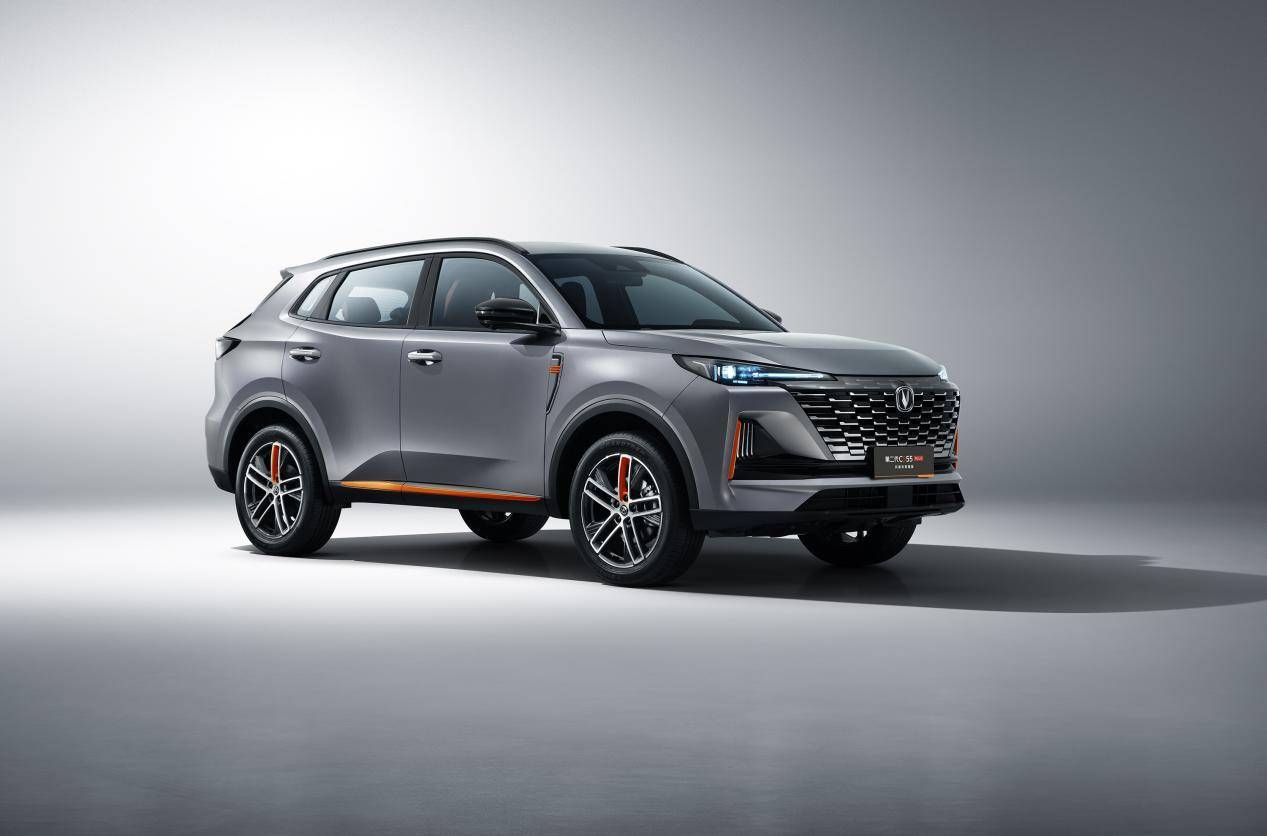 赛博朋克风 长安CS55PLUS 风暴灰限量版正式上市 售价12.59万元