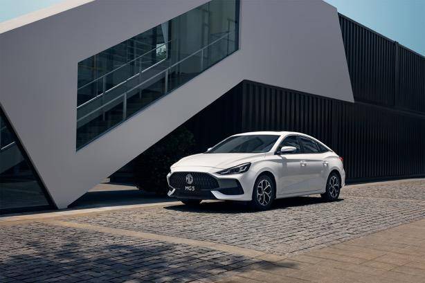 名爵MG5蝉联中国汽车保值率细分市场冠军，高品质诠释美好生活