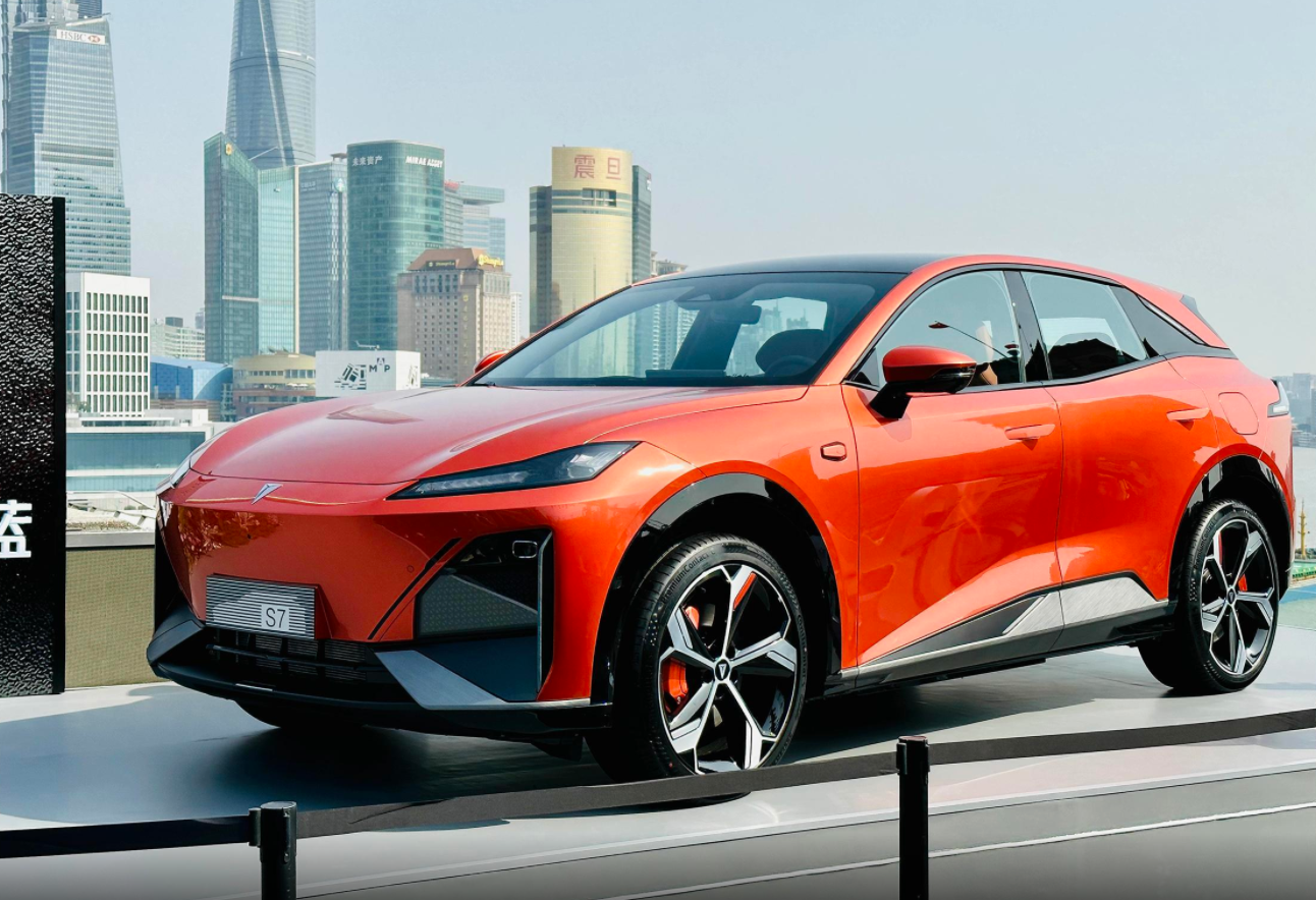 增程式越野车来了！长安深蓝C318曝光，尺寸比坦300有优势！