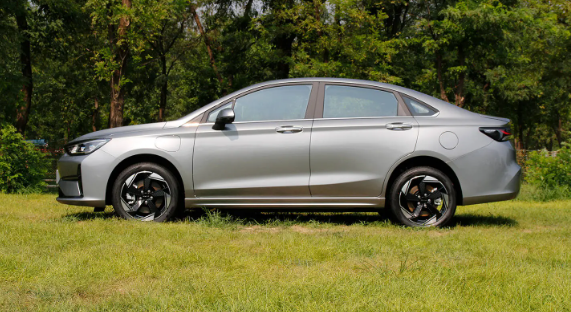 性价比挺高！新款北京EU5 PLUS正式上市 售12.99万起