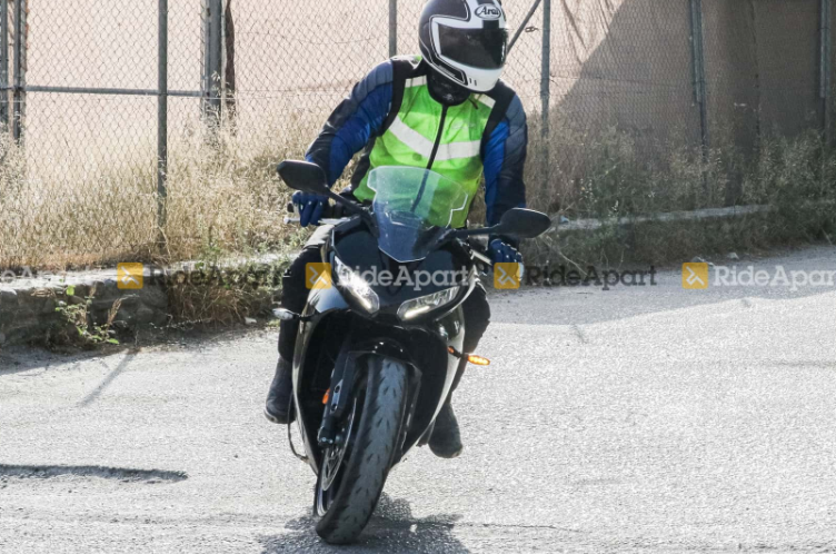 三缸小跑车在路上，凯旋Daytona 660谍照曝光