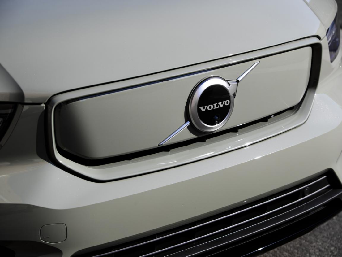 重塑电动豪华，沃尔沃发布首款MPV EM90