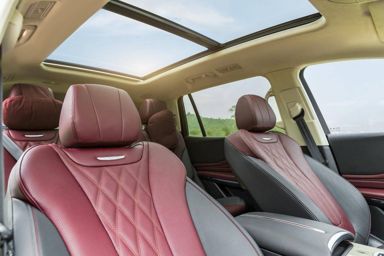 心有大风景 助力航天梦 全新红旗HS7成都车展上市 售价25.58万~33.58万元