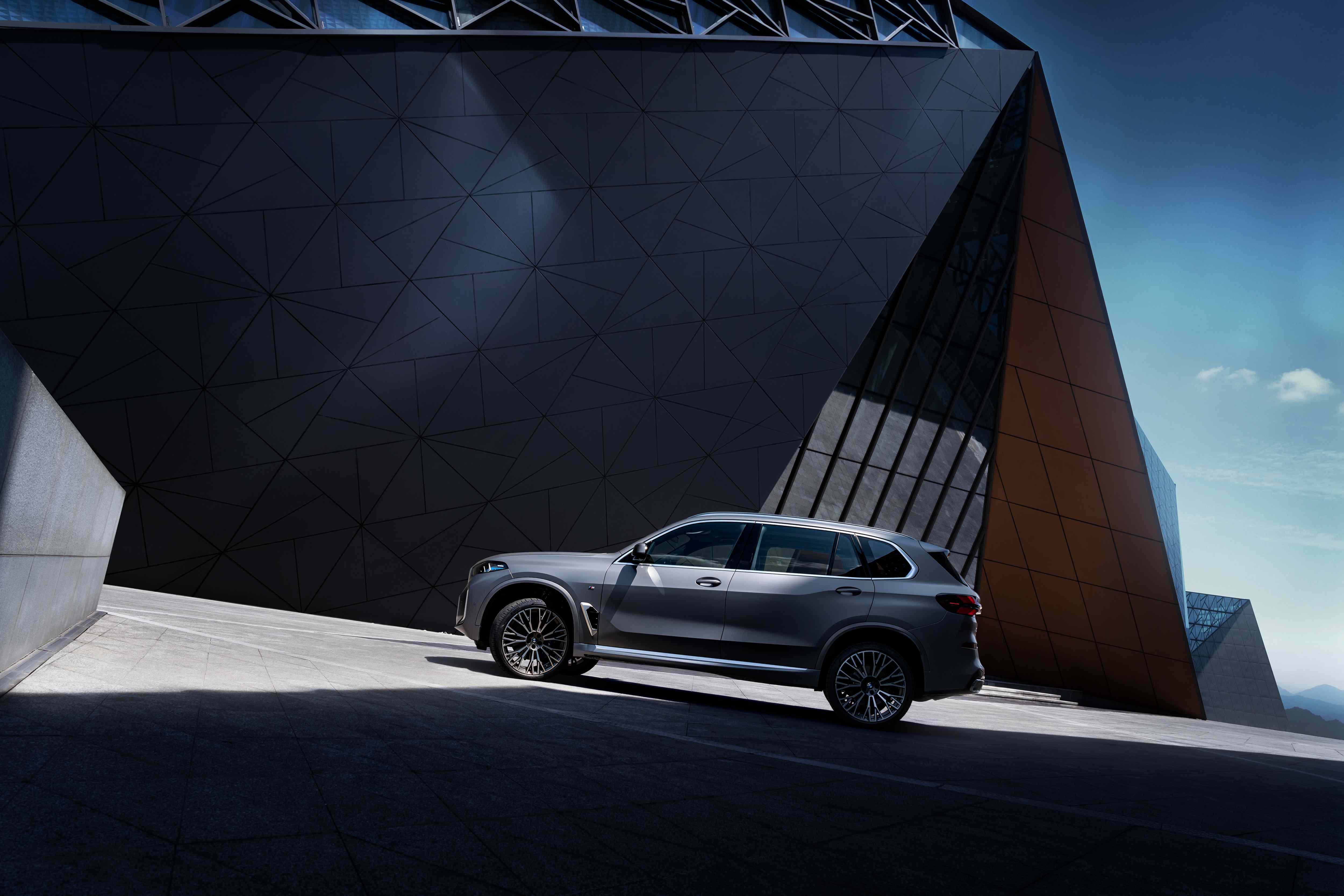 以创新之势，再次突破自我 国产新BMW X5成都车展上市，豪华价值全面升级