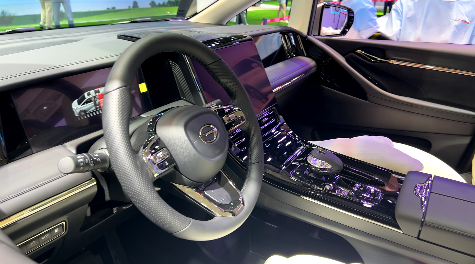 传祺E9亮相成都车展，2.0T发动机功率大还能用92号油！