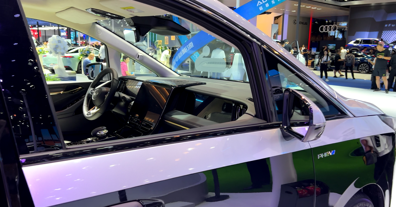 传祺E9亮相成都车展，2.0T发动机功率大还能用92号油！