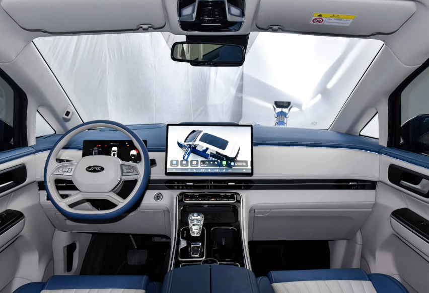 2023成都车展|瑞风RF8亮相，中大型电混MPV