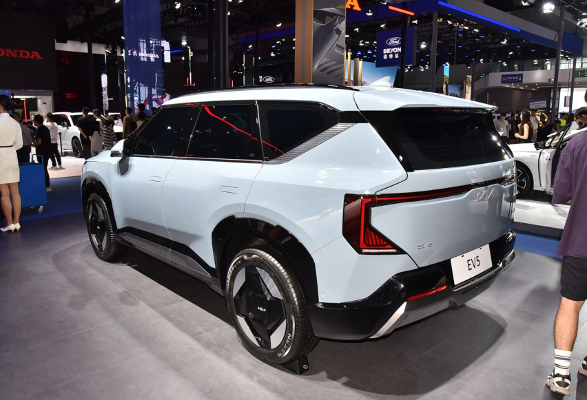 2023成都车展|起亚EV5开启预售，15.98-22.98万元