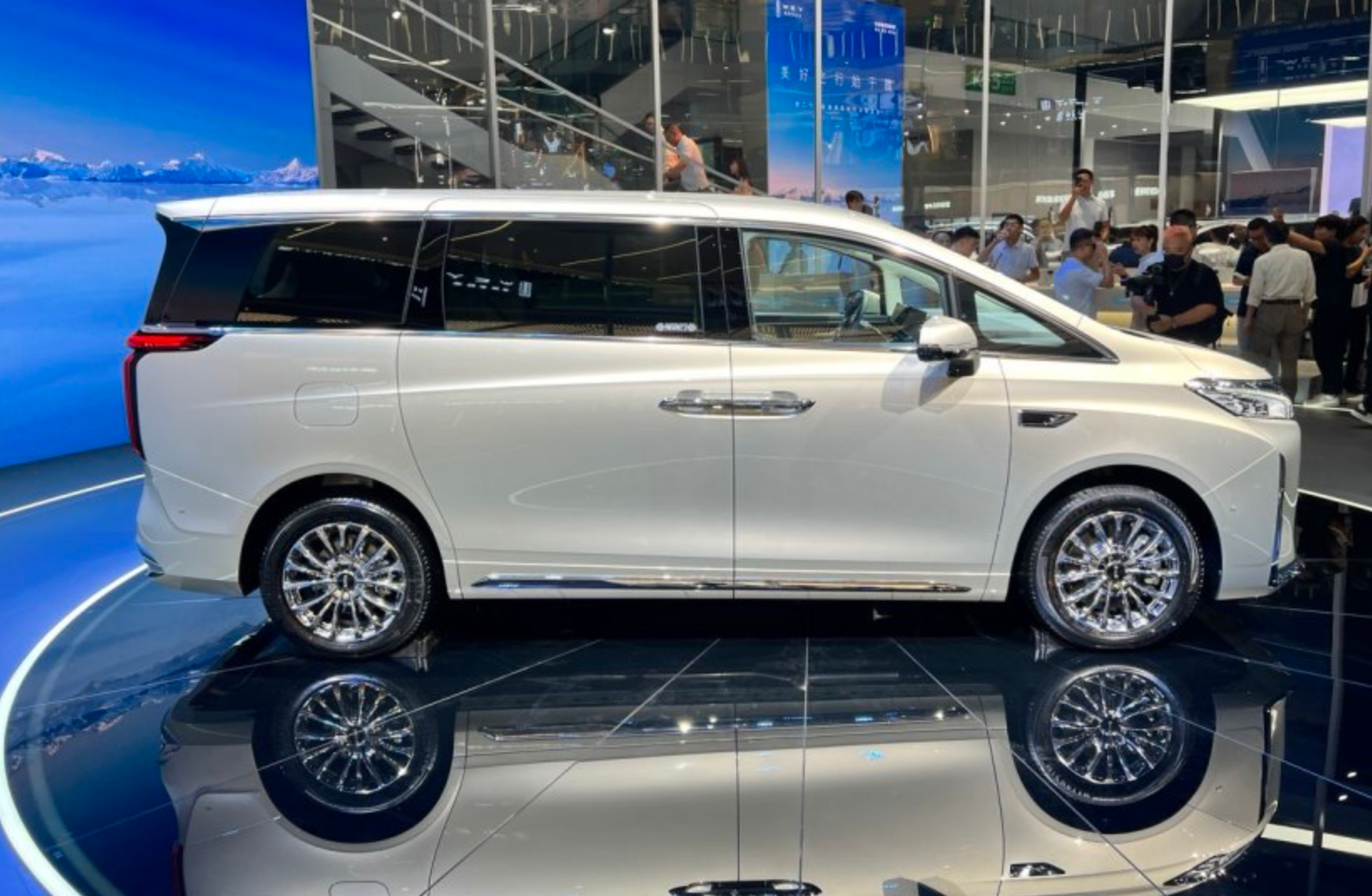 魏牌高山DHT-PHEV开启预定 新能源MPV专属平台打造