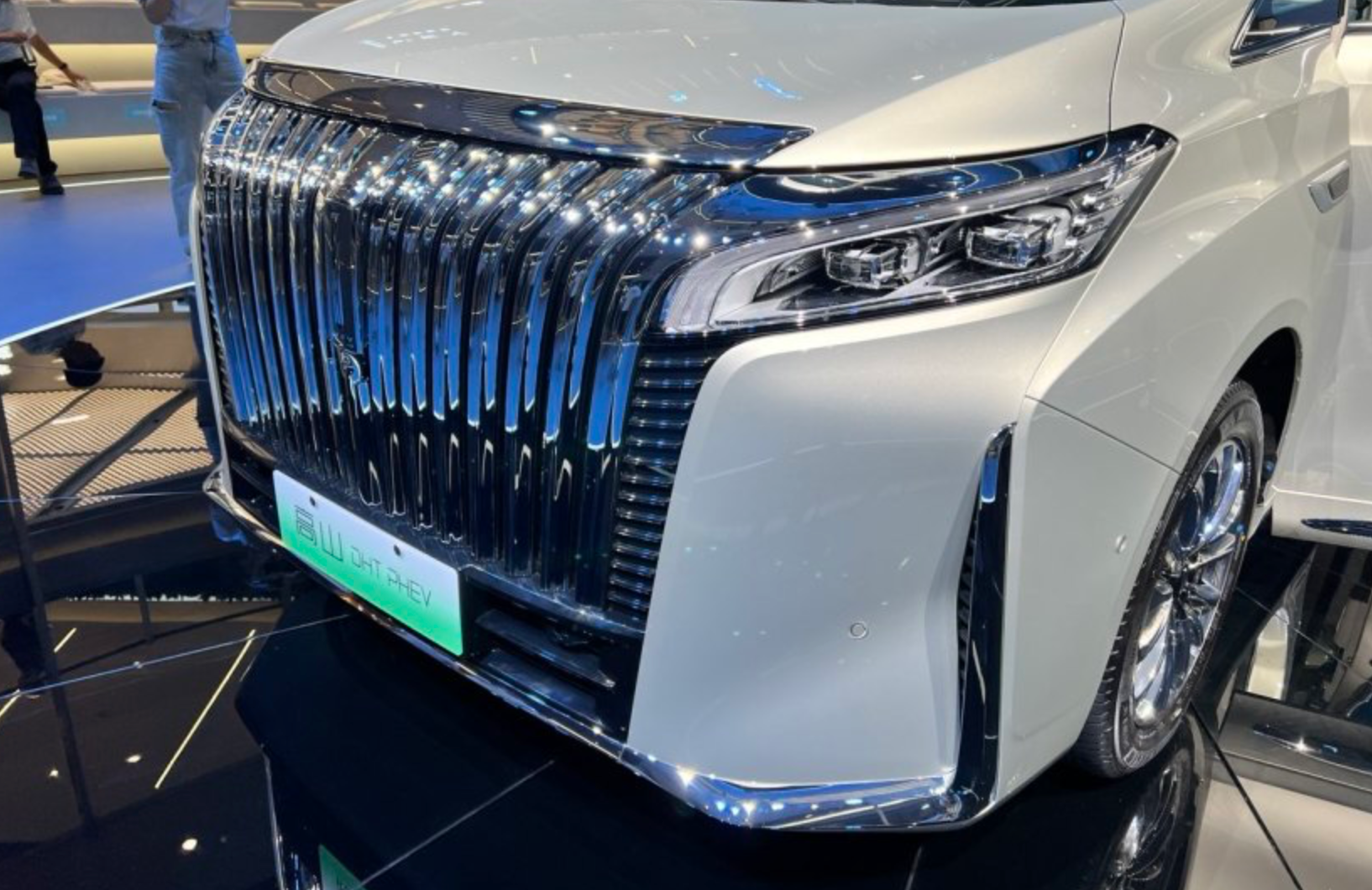 魏牌高山DHT-PHEV开启预定 新能源MPV专属平台打造