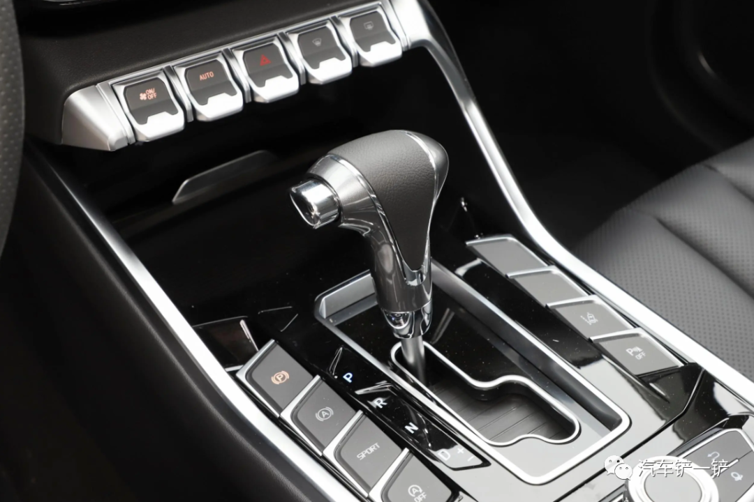 又一合资SUV打响“价格战”！比奥迪Q5还宽，卖6.98万却没人懂