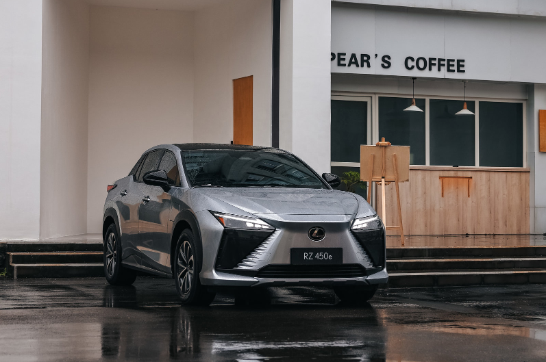 不整“花活儿”，主打一个“质感高级”|动力试驾·雷克萨斯RZ 450e