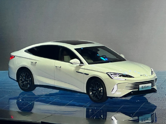 海豹DM-i售16.68万起！亏电油耗3.9L/综合续航1300km，秒杀合资！