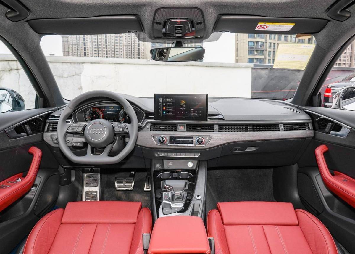 开出去面子里子都有，奥迪A4L最高降价12.79万元，你心动了吗？