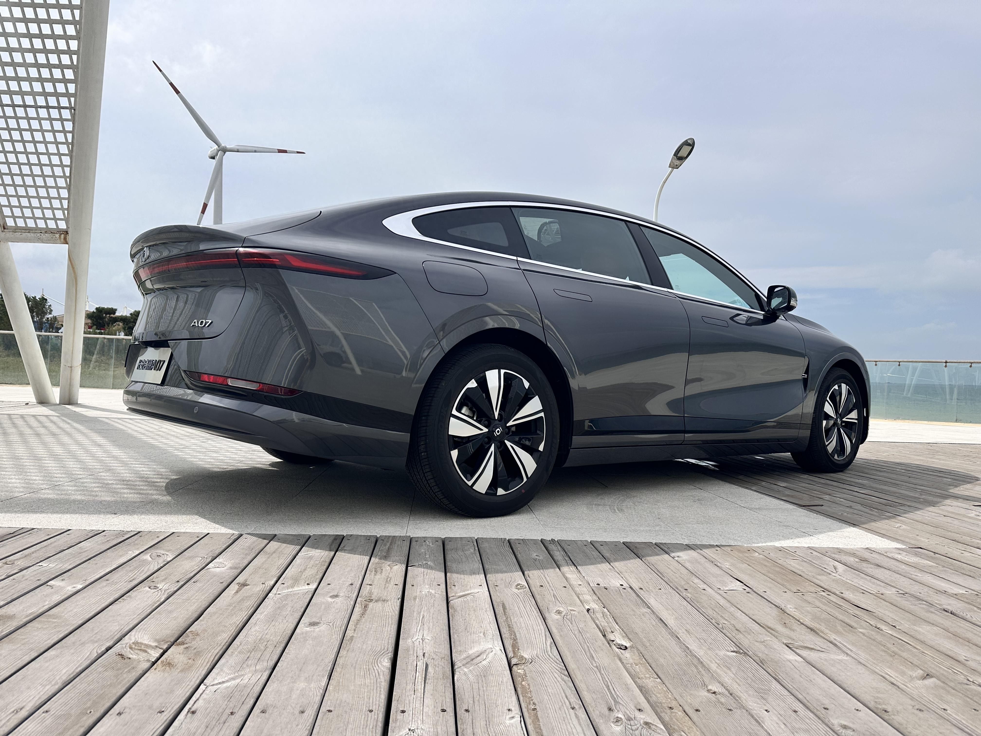 与自家兄弟深蓝SL03相比，长安启源A07胜算几何？