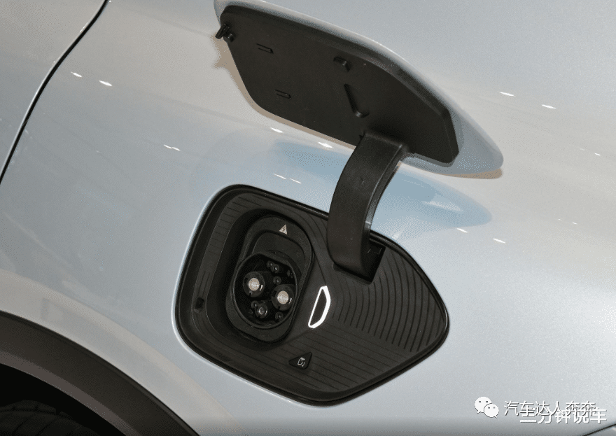 35.8万元起，蔚来EC6正式上市，极限续航630km，蔚来还不肯低头？