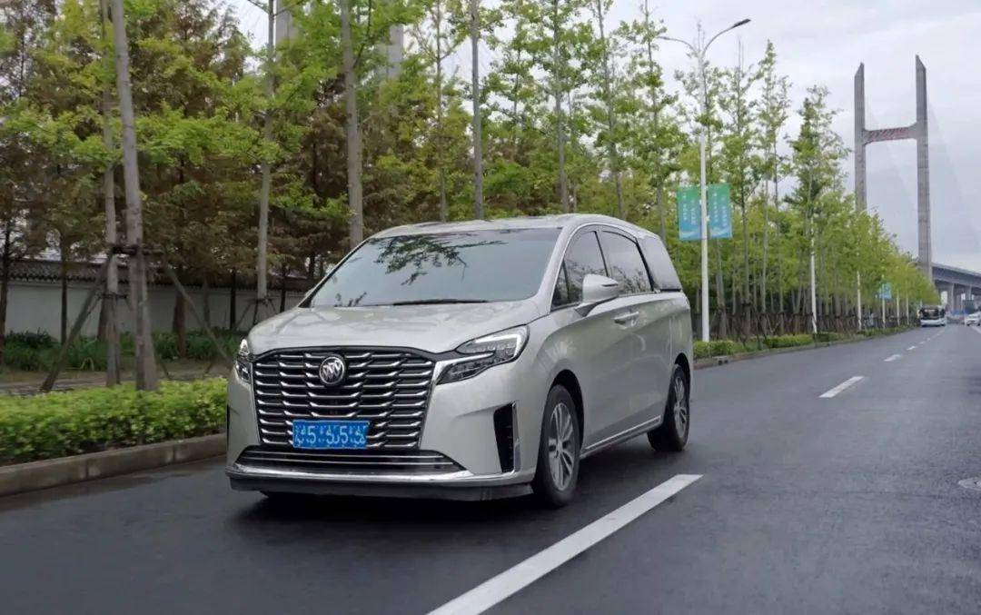 谁才是最贴心的家用MPV？别克GL8、丰田赛那和腾势D9怎么选