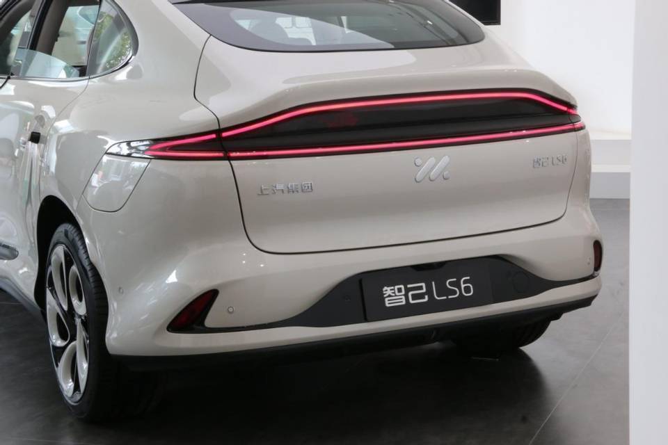 实拍智己LS6：如果你厌倦了Model Y，真的可以等等它