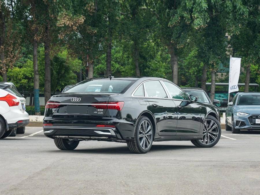 豪华中大型轿车怎么选？红旗H9对比奔驰E级与奥迪A6L