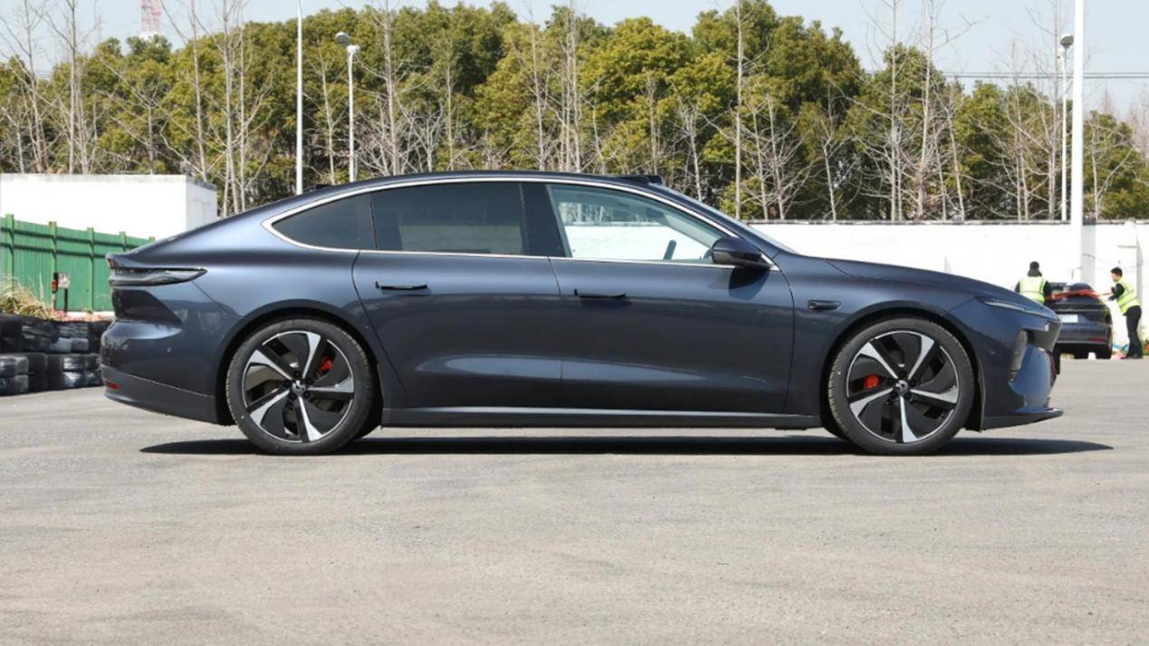 东风版“ET7”要来了！基于东风最新量子架构打造，年底开启预售