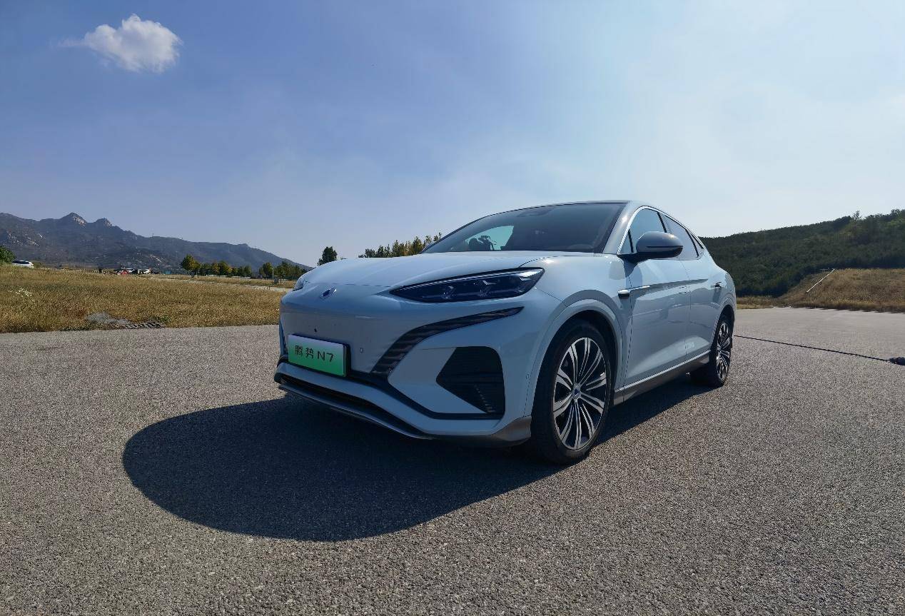 腾势家族吹响试驾集结号，N7、N8、D9三款车，你更中意谁？