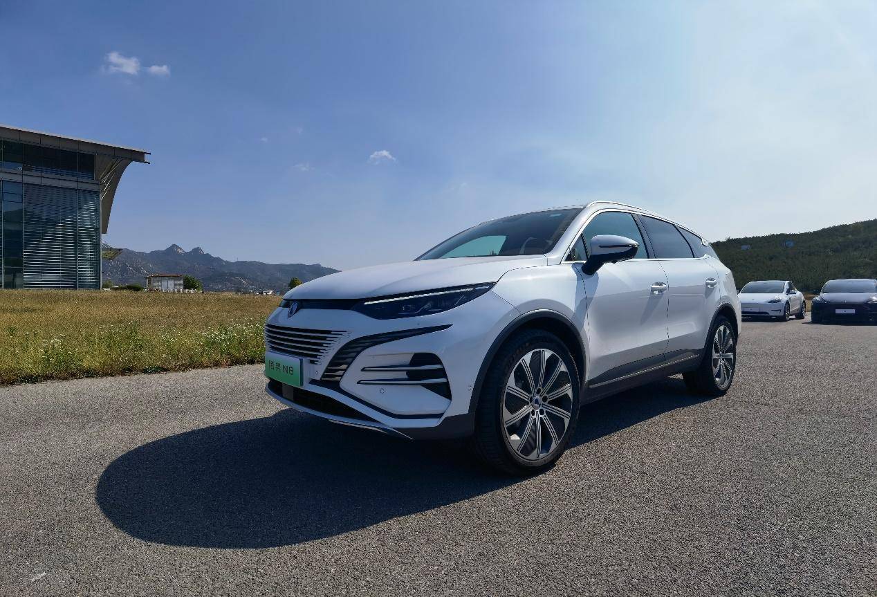 腾势家族吹响试驾集结号，N7、N8、D9三款车，你更中意谁？