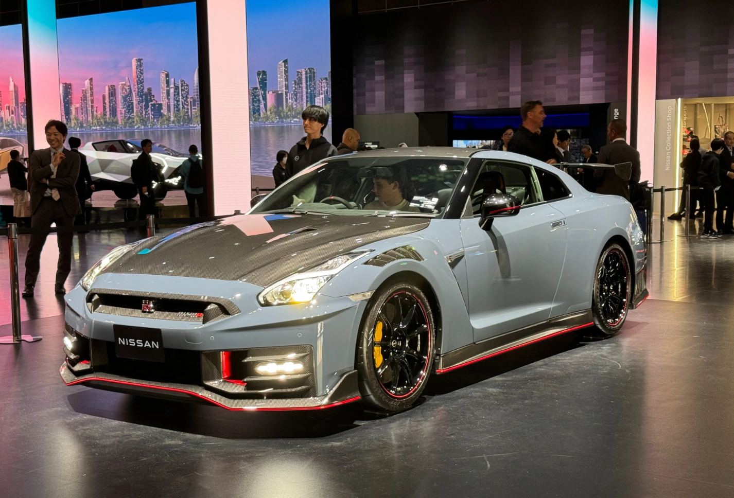 十几年不换代的GTR还有多大能耐？性能依旧能打，但急需换代