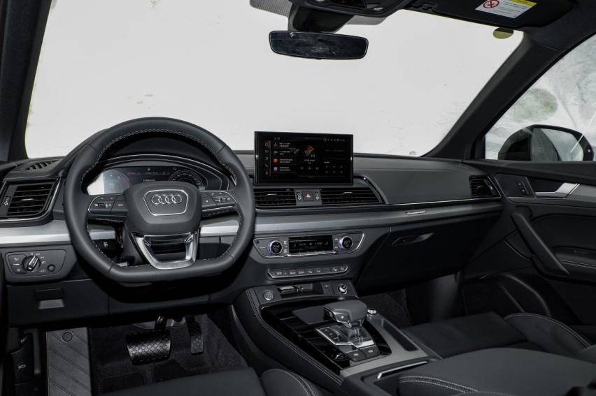 新款奥迪Q5L Sportback轿跑43.19万起，40多万预算你会