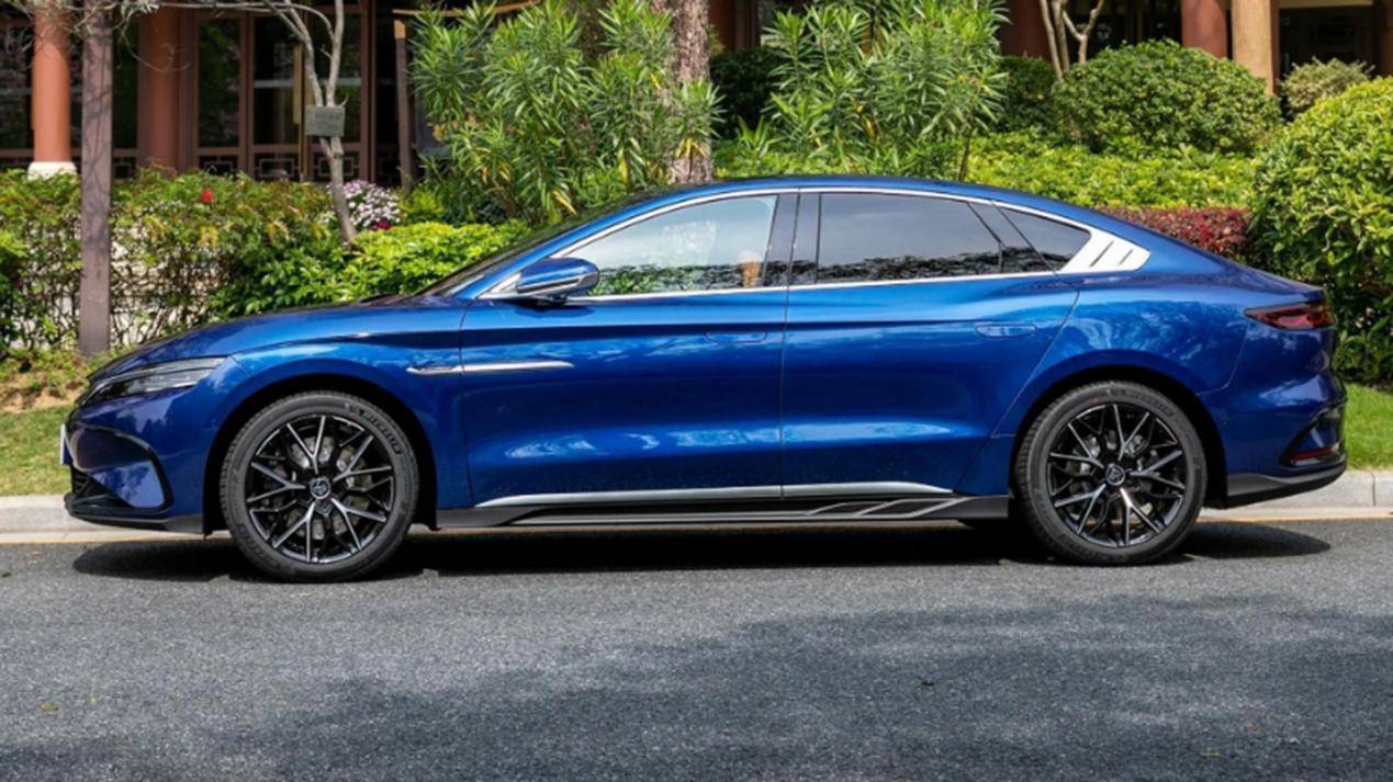 汉EV对手来了！吉利银河E8发布，外形吸睛、内饰8K屏，或20万起售