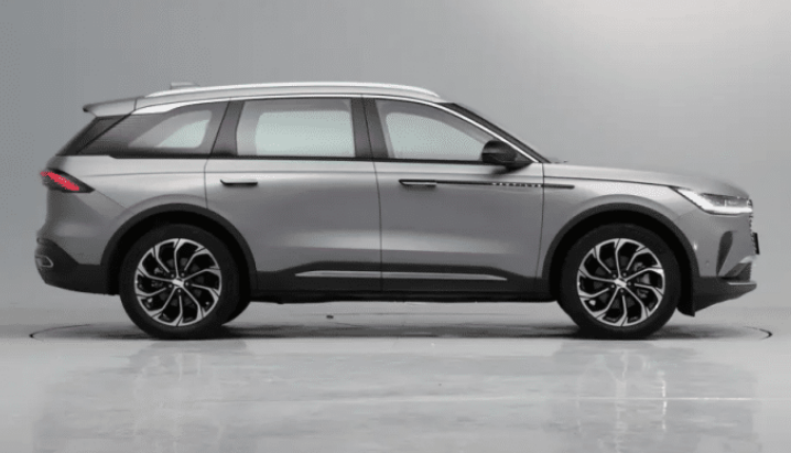 28万买豪华SUV？完胜Q5L，2.7T排量配V6引擎，爆发322Ps