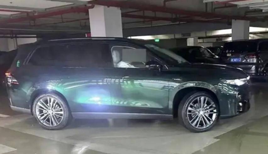 零跑全尺寸SUV，800V+快充，价格只有理想L9一半？