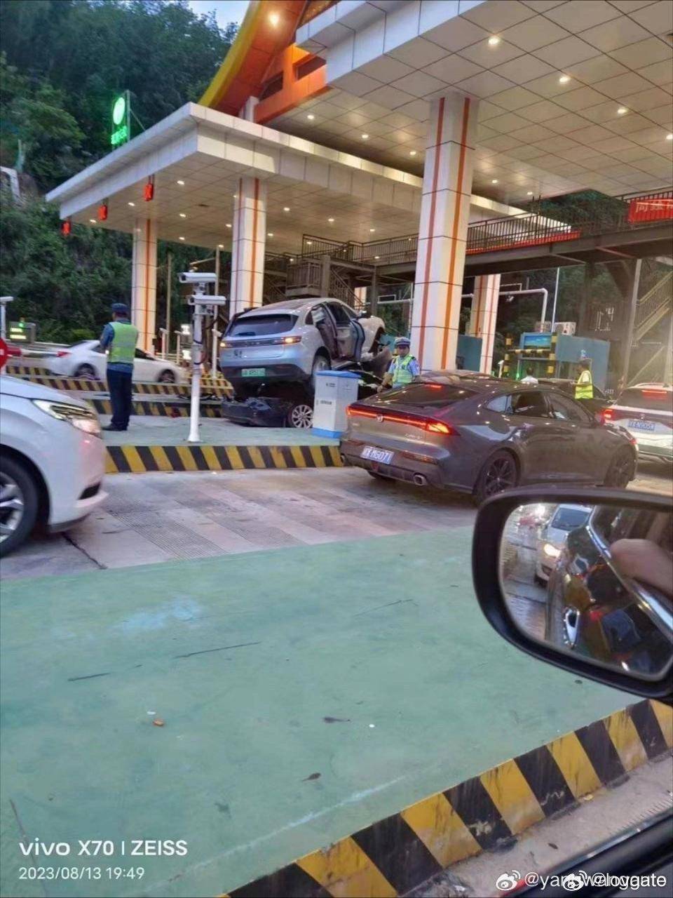 问界M5撞车，余承东引以为傲的AEB功能要翻车？
