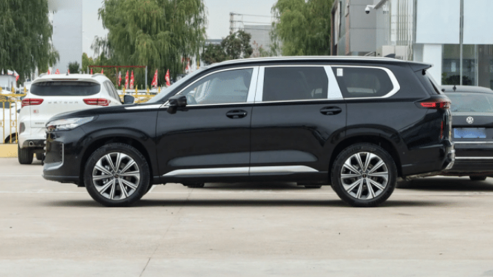 必看的硬派SUV，配8AT+四驱+261马力，16.09万比汉兰达还霸气