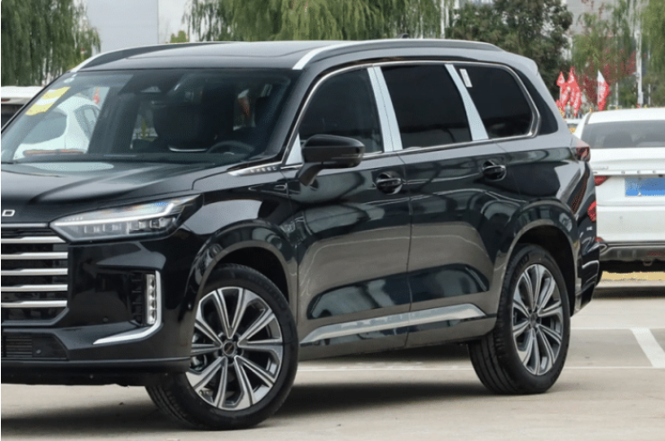 必看的硬派SUV，配8AT+四驱+261马力，16.09万比汉兰达还霸气