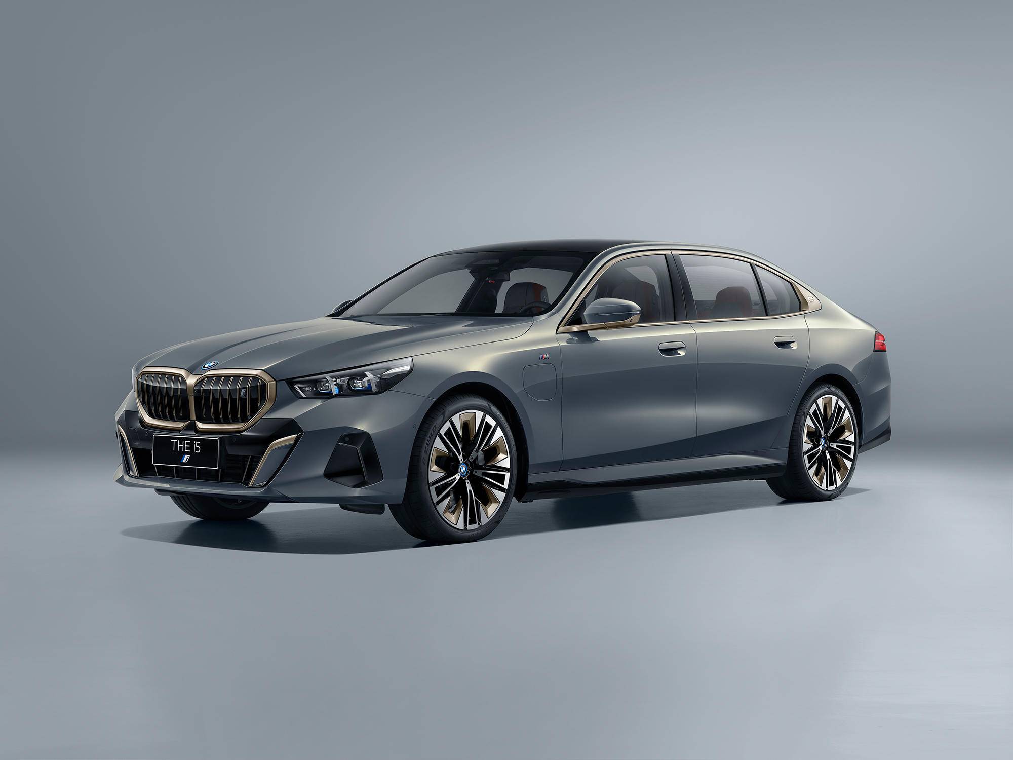 全新BMW 5系长轴距版全球首发 树立智能豪华轿车新标杆