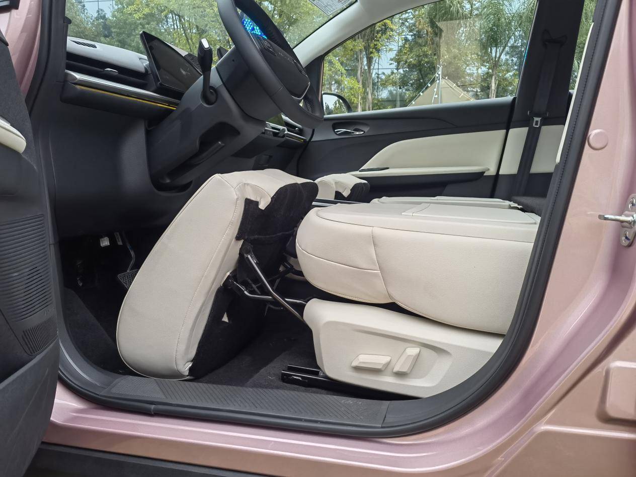 旅行好搭档？体验启辰VX6：空间又平又宽，真正的魔术座椅！