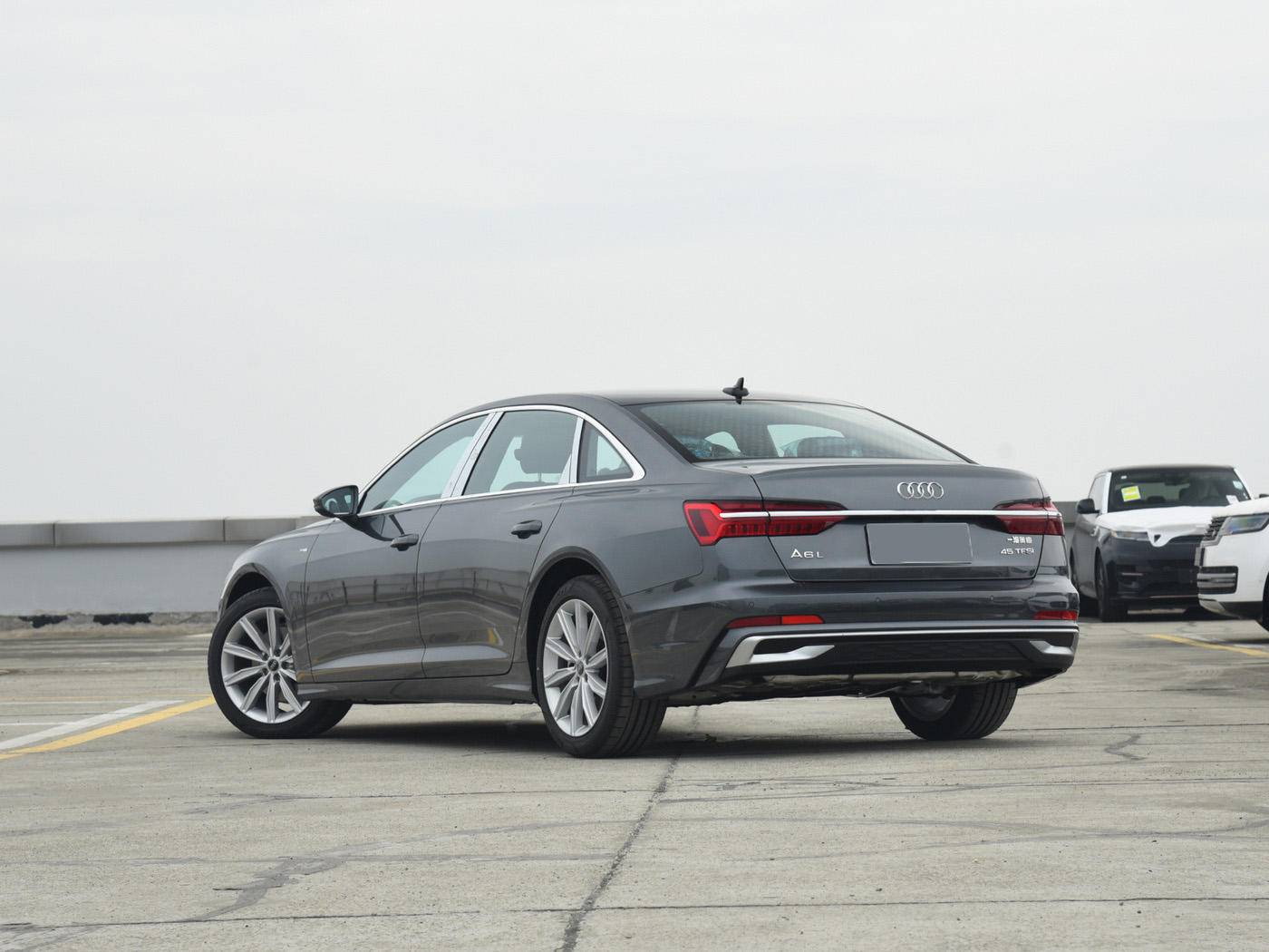 自主还是合资？红旗H9对比奥迪A6L与奔驰E级，谁更强