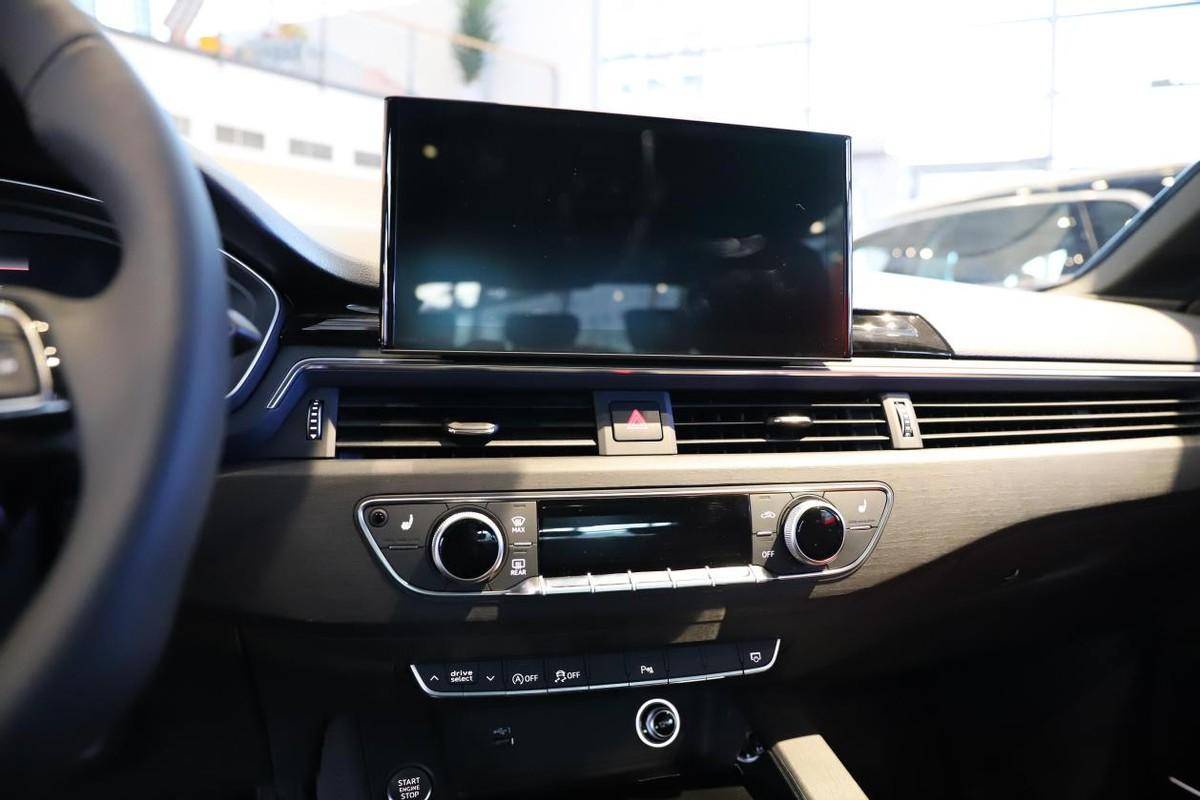 奥迪A4L B&O星夜版本 进阶而来 这一次能否领跑34C?