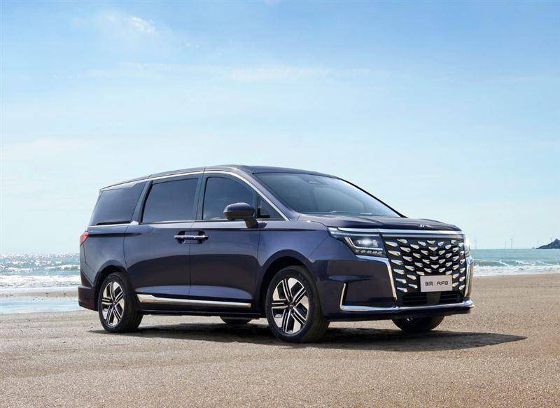表现全能的智能电混MPV，江淮瑞风RF8 PHEV智聆版预售仅21.99万起