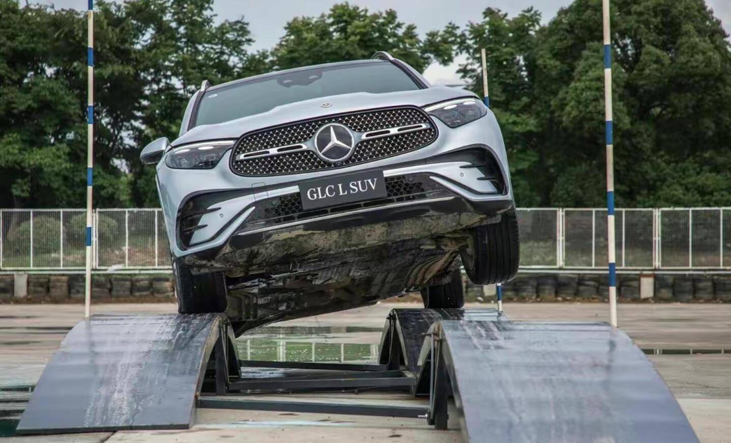 11月仅售5162台，奔驰GLC销量持续走低，实在让人不解