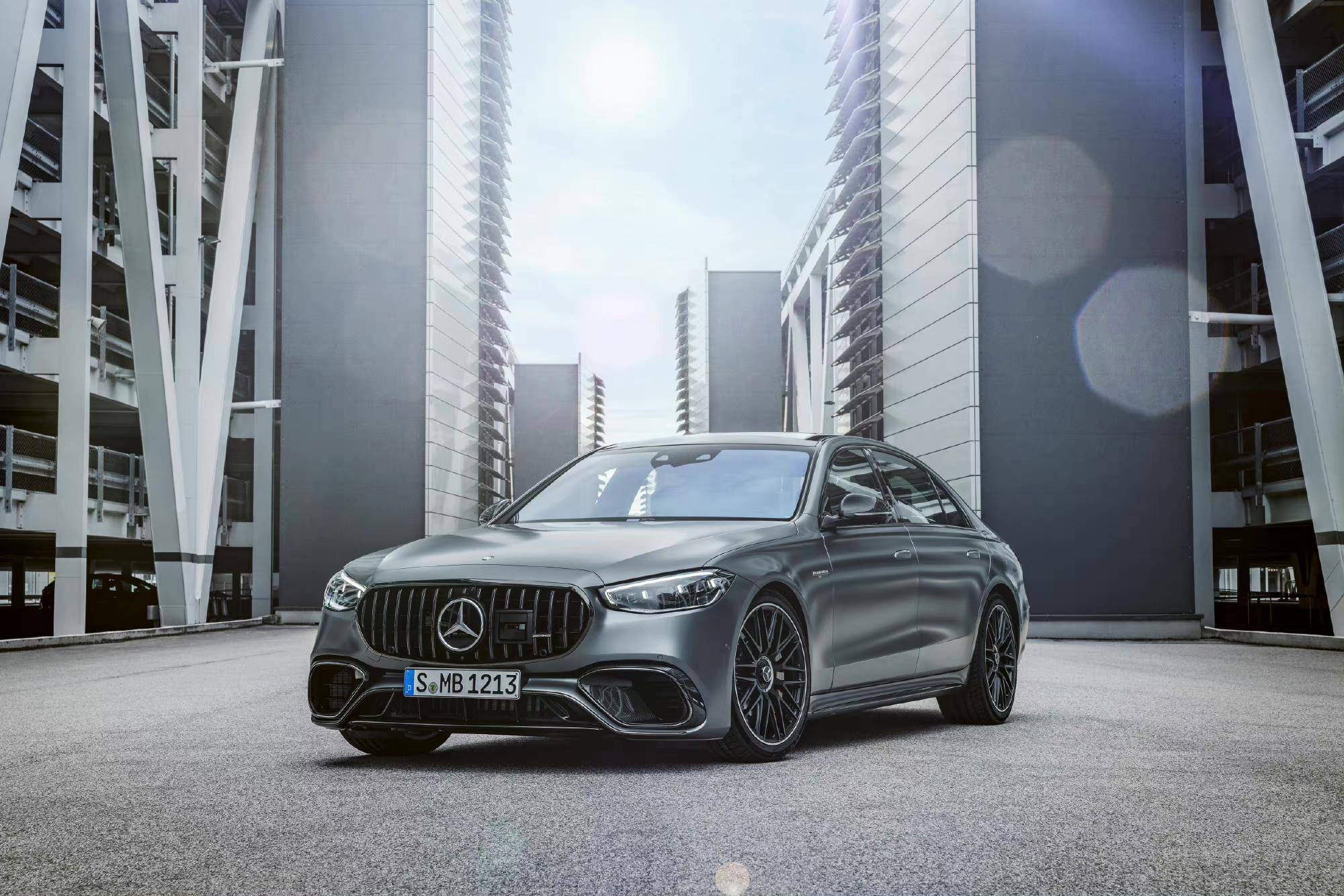 号称史上最强的奔驰S63 来了！大V8+电机性能拉满！