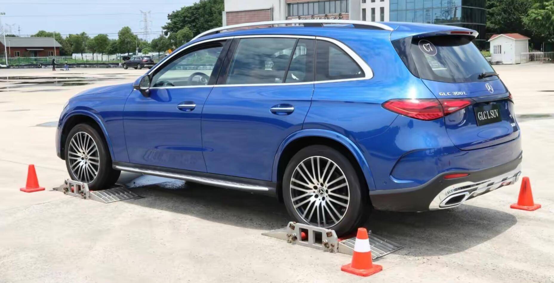 11月仅售5162台，奔驰GLC销量持续走低，实在让人不解