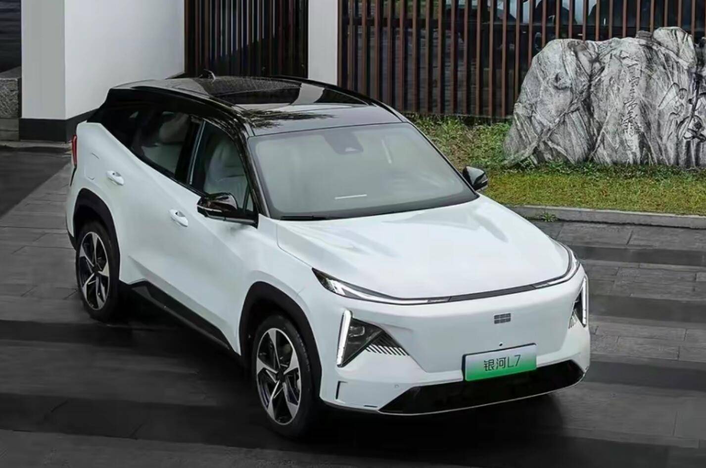 11月售8473台，银河L7销量再度下滑，只是马失前蹄？