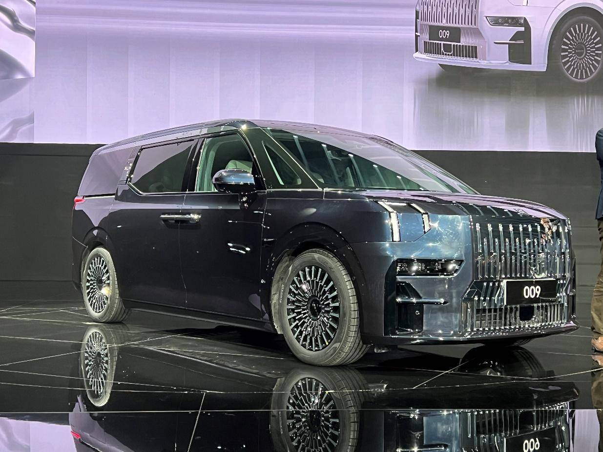 吉利代号L380高端纯电MPV官图曝光