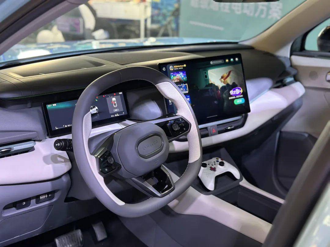 综合续航1280km的13万级小型SUV，领克06EM-P你打几分？