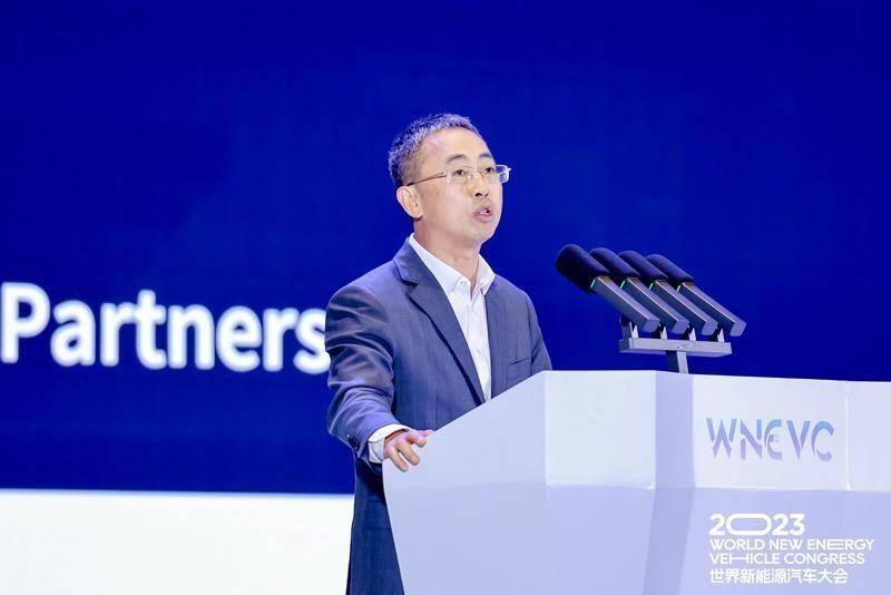 华为将部署超10万个超充桩，智界S7引领双800时代席卷而来