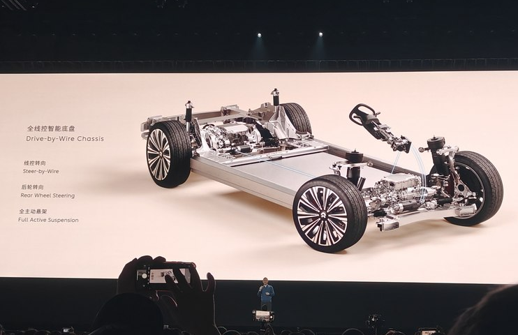 实力拉满格，但蔚来ET9能否成功，这“三座大山”是关键