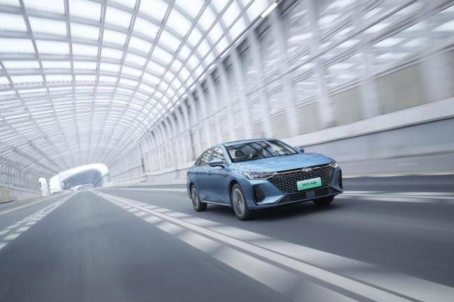 一箱油挑战1400公里冬测，奇瑞风云A8底气从何而来？