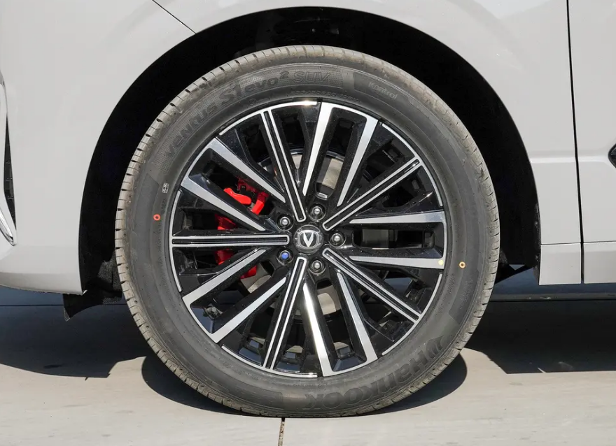 最抢手的两台SUV，30万品质才卖11万起，2.0T+8AT爆233马力