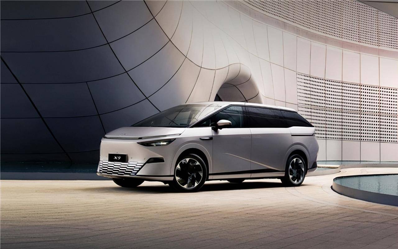理想MEGA未到 小鹏X9抢先吸引MPV家庭用户